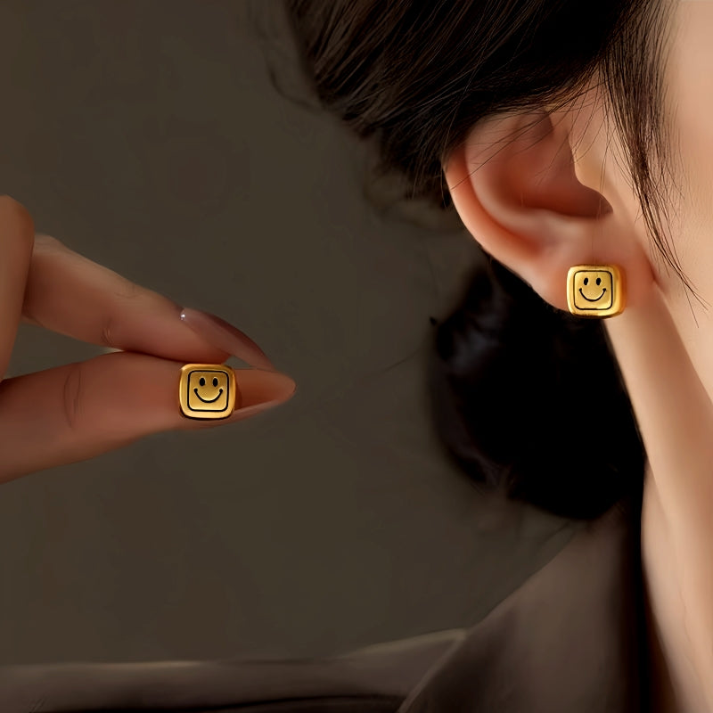 14K Gold-Plated Smiley Face Stud Earrings – Ella18