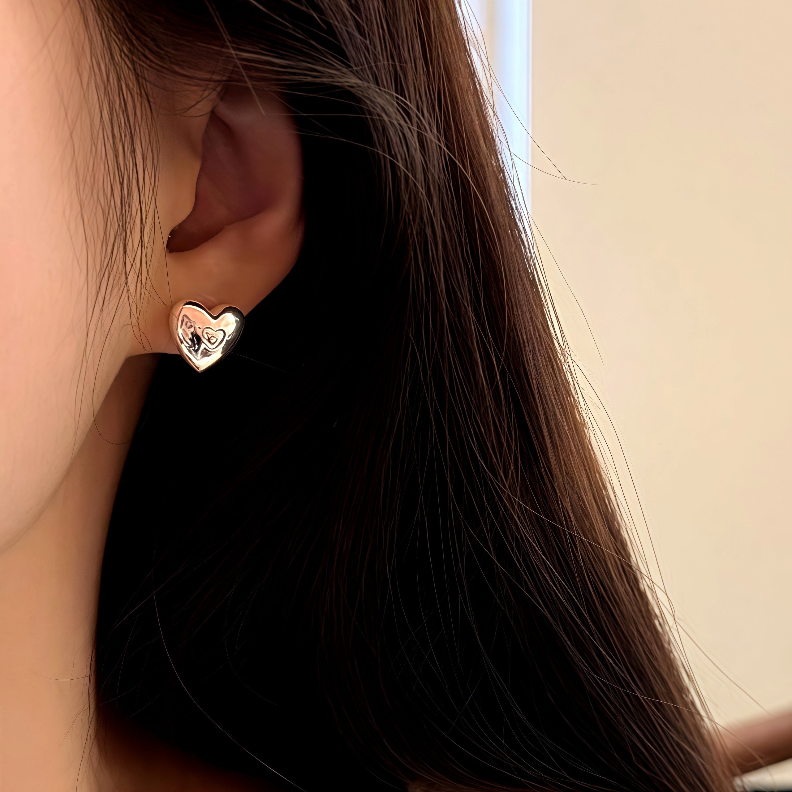 Sterling Silver Elegant Heart Studs – Ella18