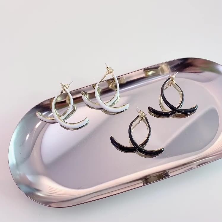 Simple Line Curved Drip Oil Earrings – Ella18